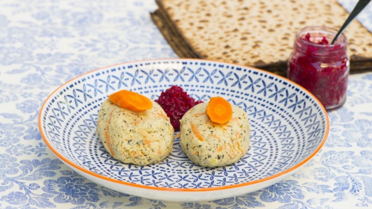 Classic Gefilte Fish Recipe - Hidabroot