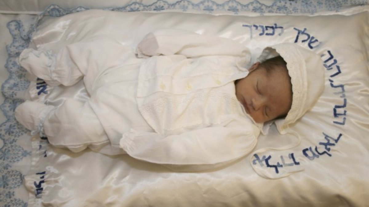 A Jewish Child's First Step Toward Tradition: A Mohel's Powerful Story ...