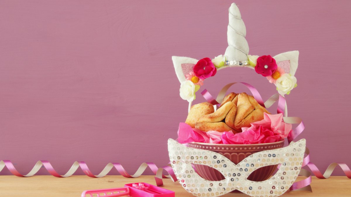 9 Creative Themed Mishloach Manot Ideas - Hidabroot
